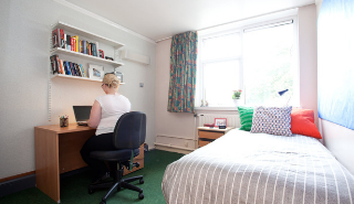 Pre-sessional English students | University of Reading